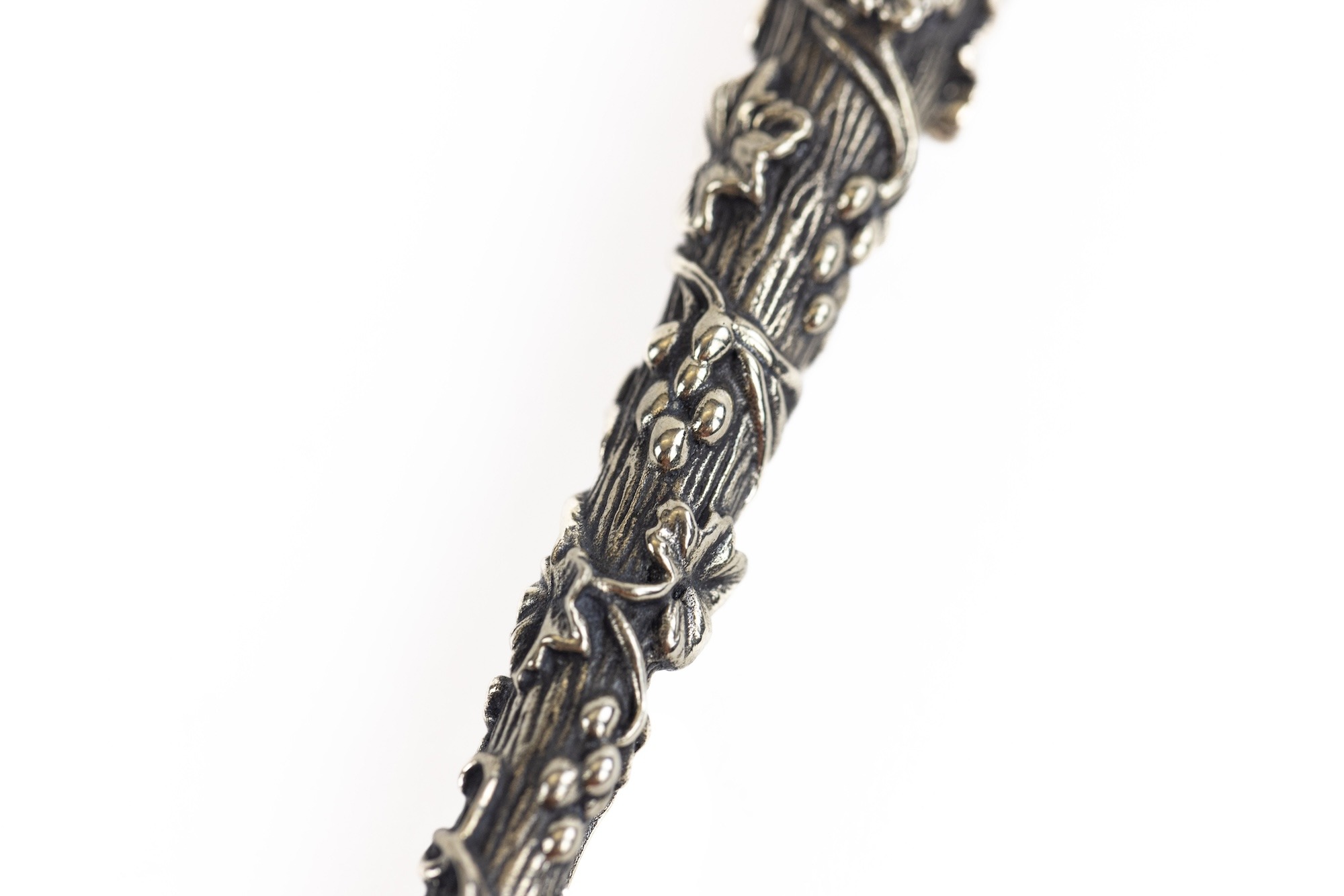 A Guide to Torah Pointers | Forgotten Judaica